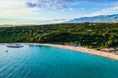 Braničevica Beach - Novalja Local
